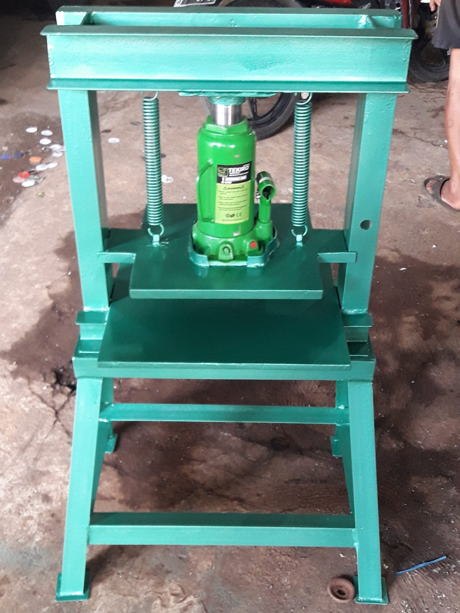 Mesin Pres Dongkrak | mesinembos.com | 082257391559(Tsel)